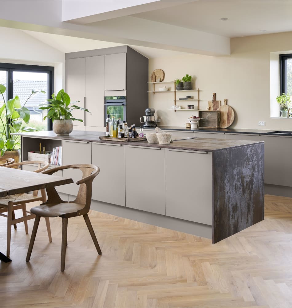 Sand coloured kitchen in Nordic design | HTH | HTH